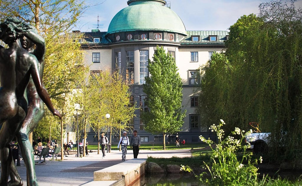 Center for Innovation and Operations Management - hhs.se - Stockholm ...