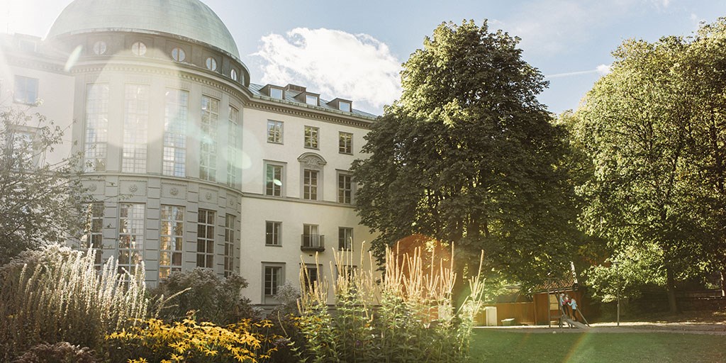 Study at the Stockholm School of Economics - hhs.se